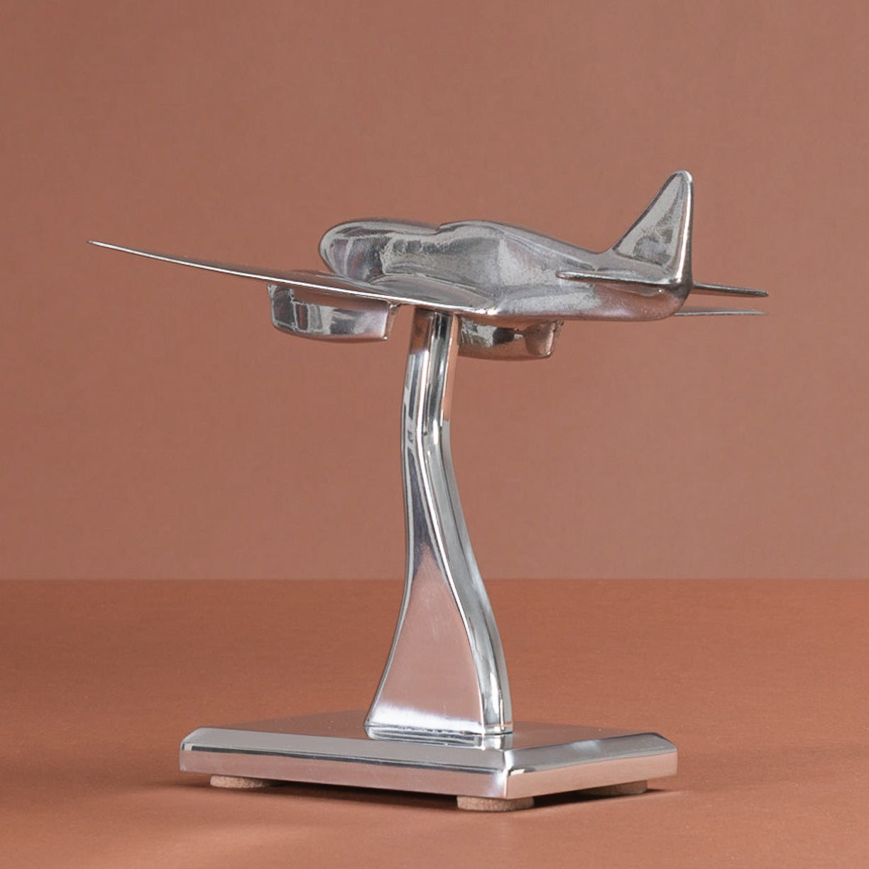 Polished Aluminium de Havilland DH.88 Comet Model – Bentleys London