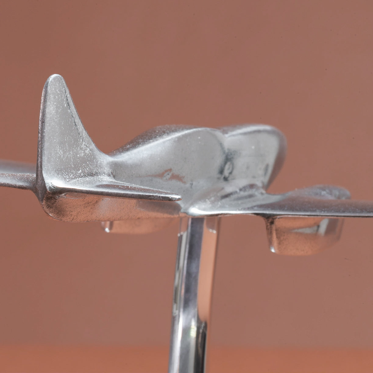 Polished Aluminium de Havilland DH.88 Comet Model – Bentleys London