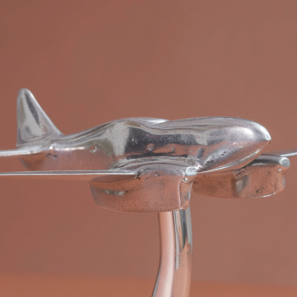 Polished Aluminium de Havilland DH.88 Comet Model – Bentleys London