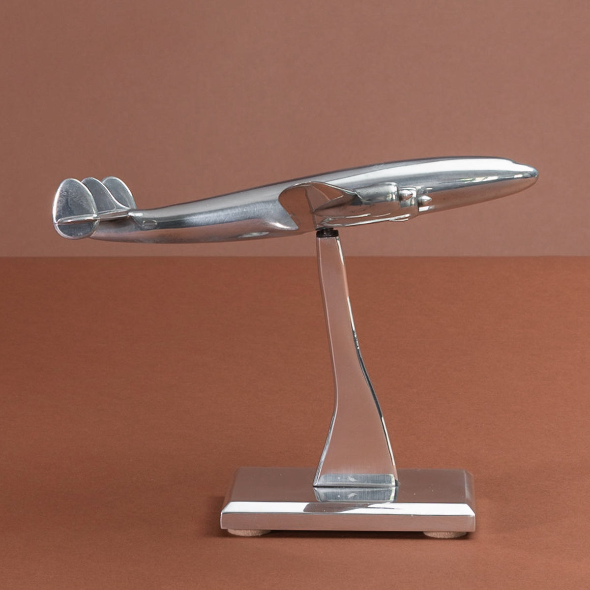 Polished Aluminium Lockheed Constellation Model – Bentleys London