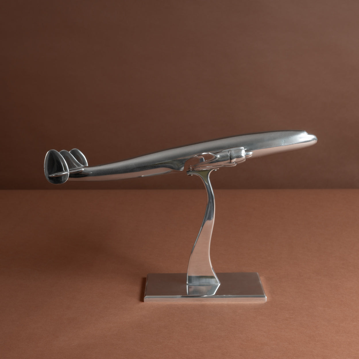 Large Polished Aluminium Lockheed Super Constellation Model – Bentleys ...