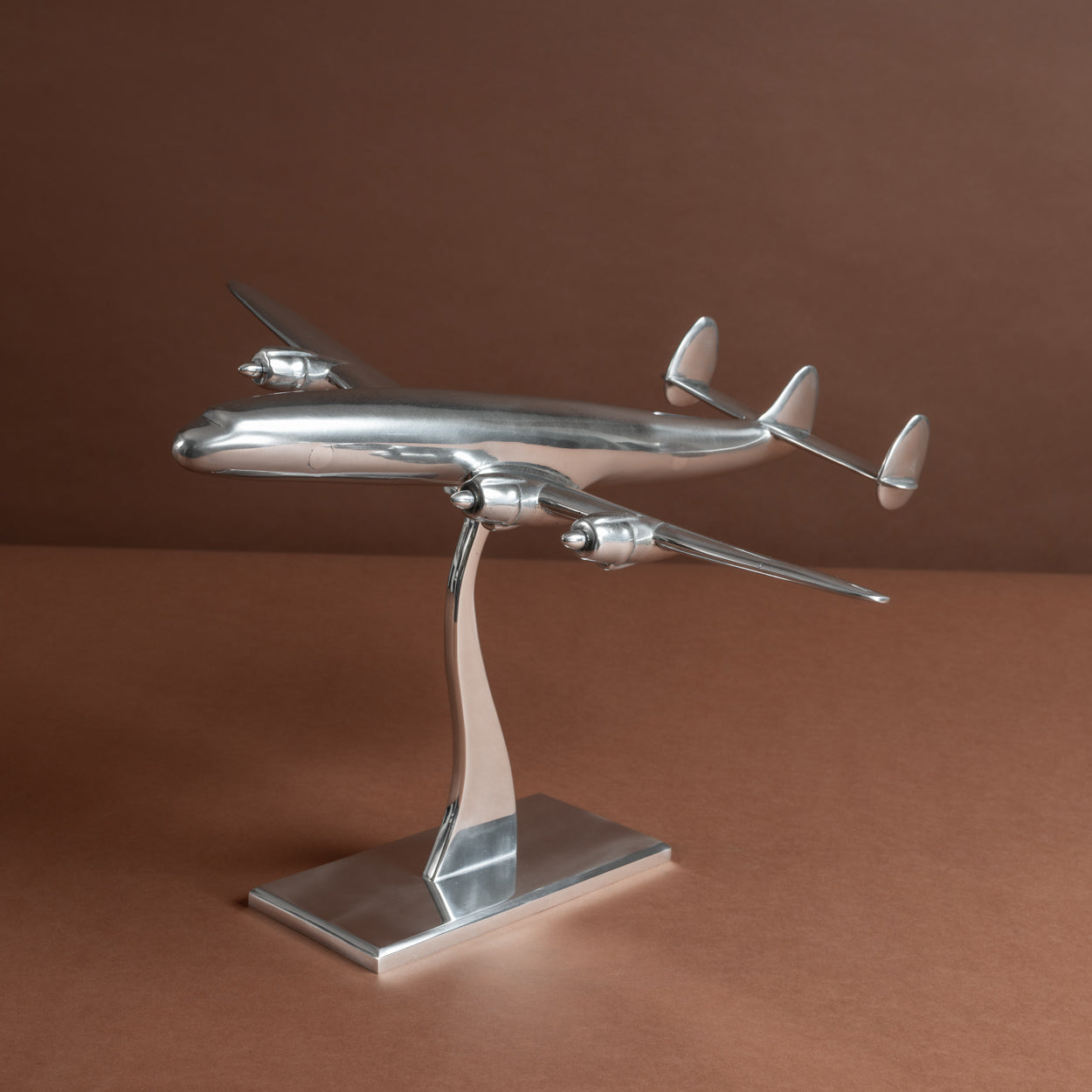 Large Polished Aluminium Lockheed Super Constellation Model – Bentleys ...