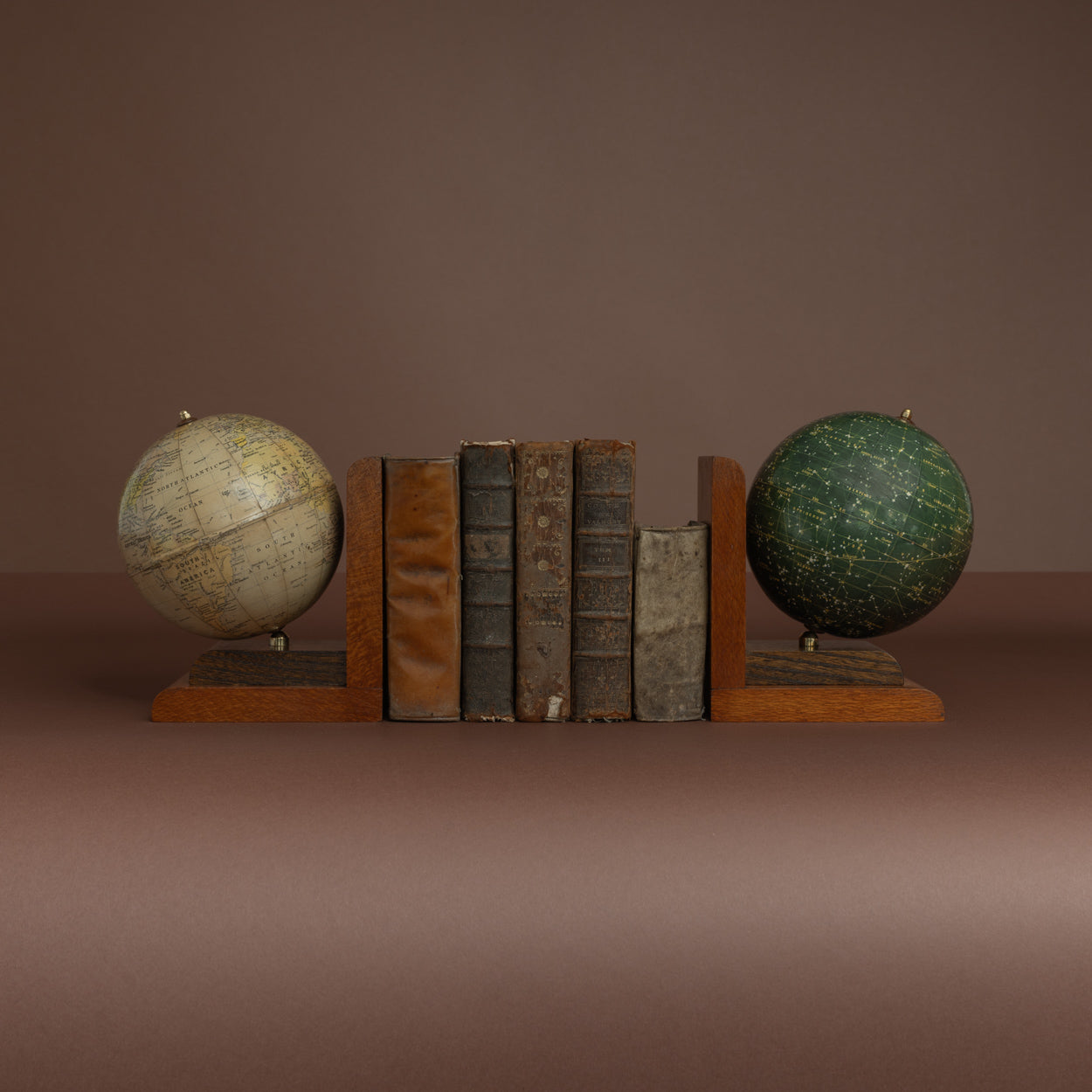 Pair of Globe Bookends – Bentleys London