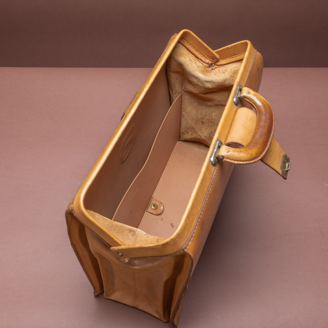 Light Tan Leather Top Frame Briefcase – Bentleys London