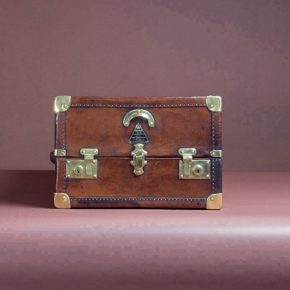 Pair of 'Piccolo' Wardrobe Trunks – Bentleys London