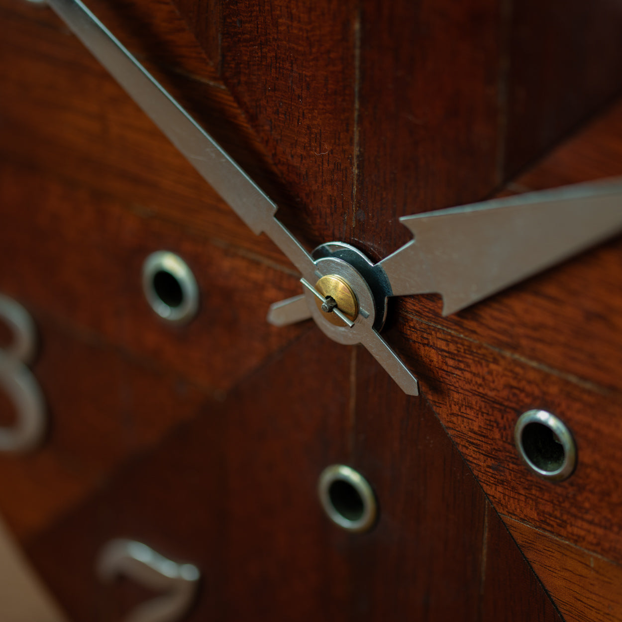 Propeller Clock – Bentleys London