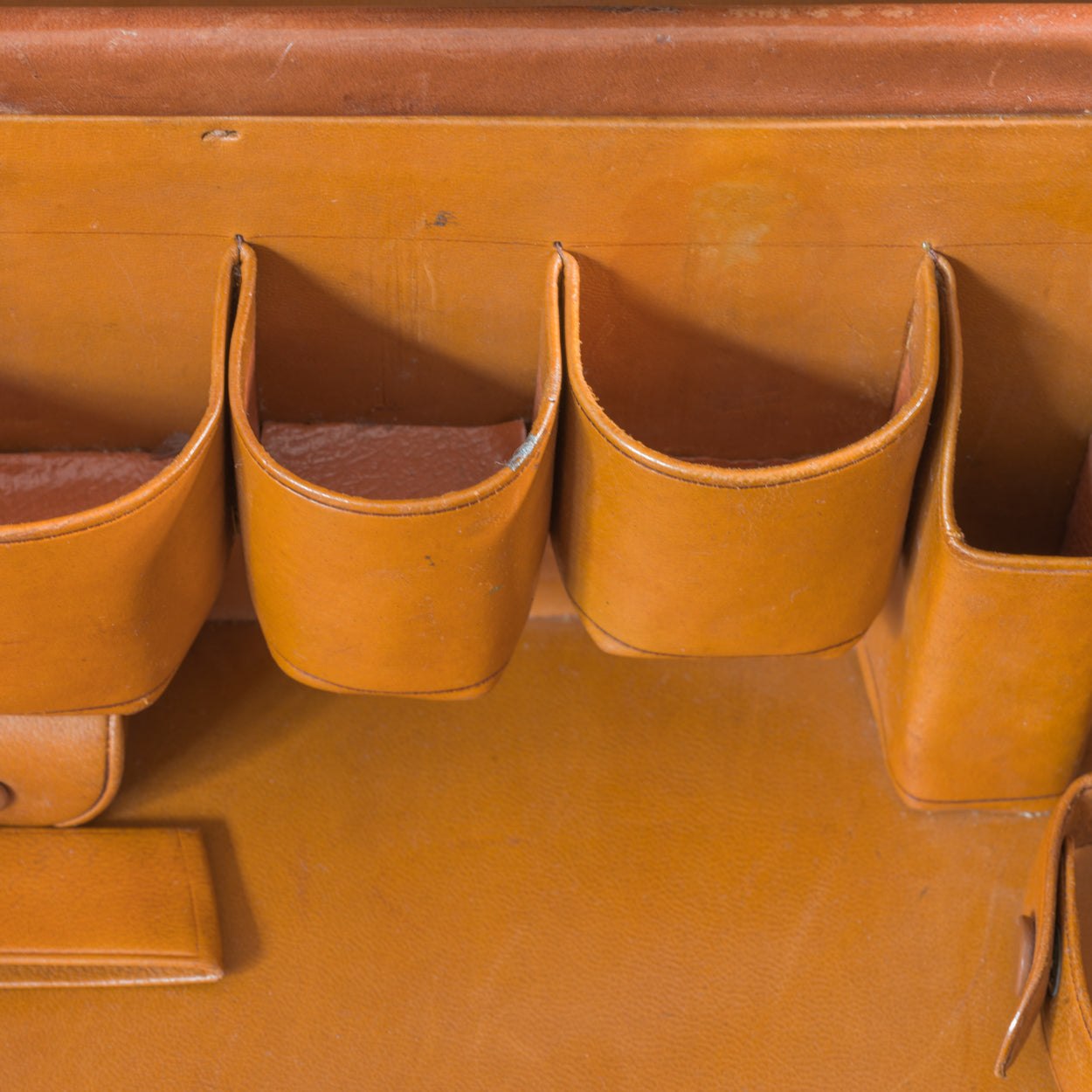 Tan Leather Case – Bentleys London