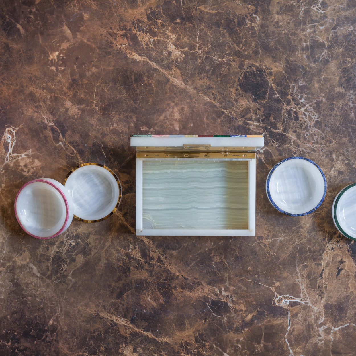 White Agate Stone Box and Ashtray Set – Bentleys London