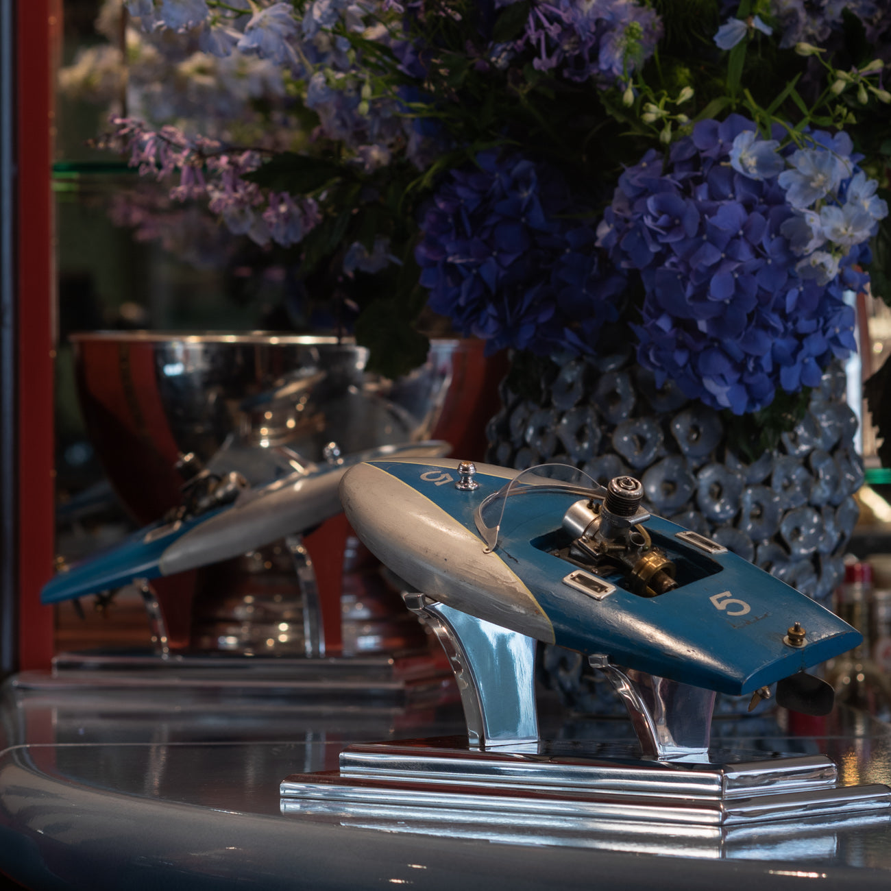 Pair of Tether Speed Boats – Bentleys London