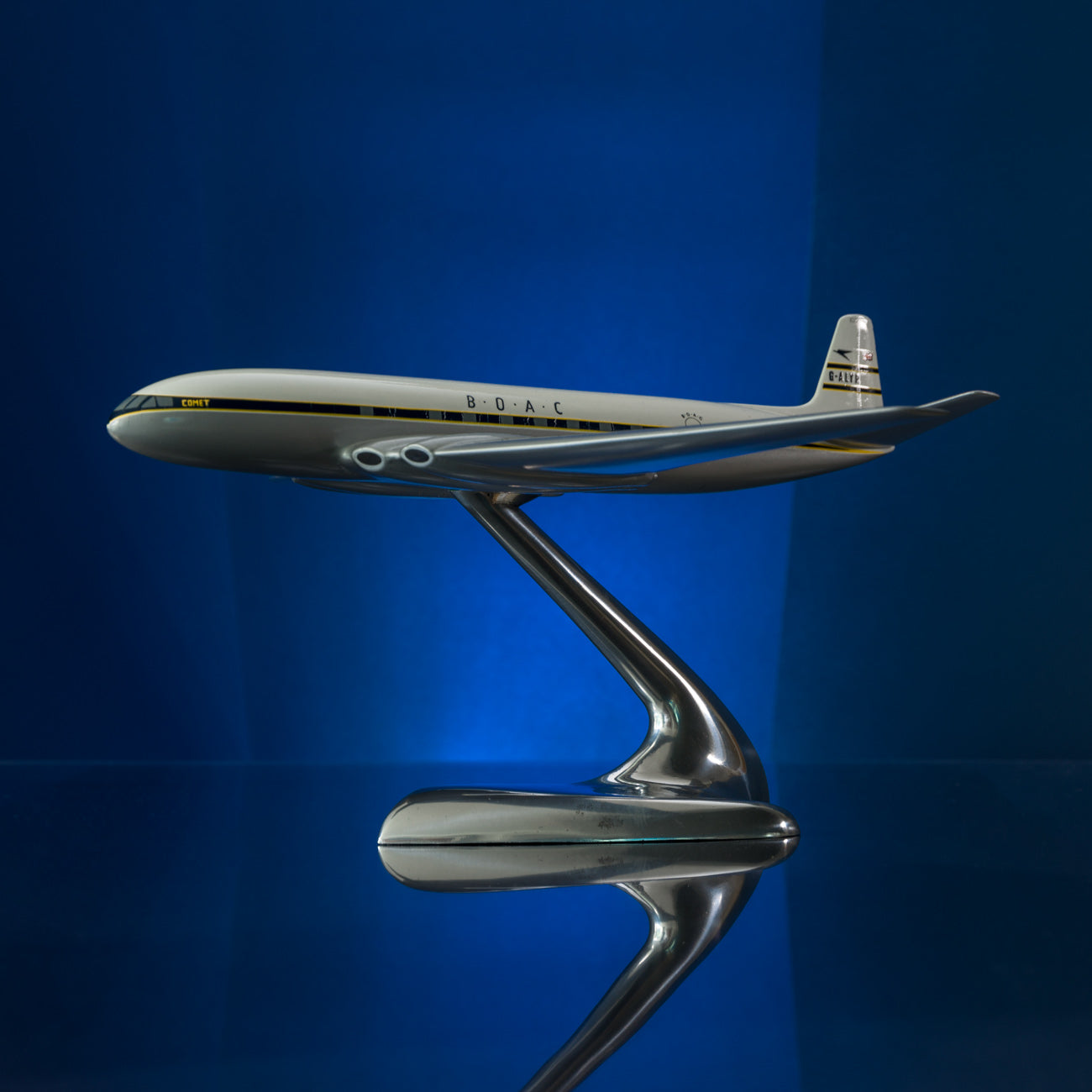 Bentleys London | Shop Objects | De Havilland Comet 1 in BOAC Livery