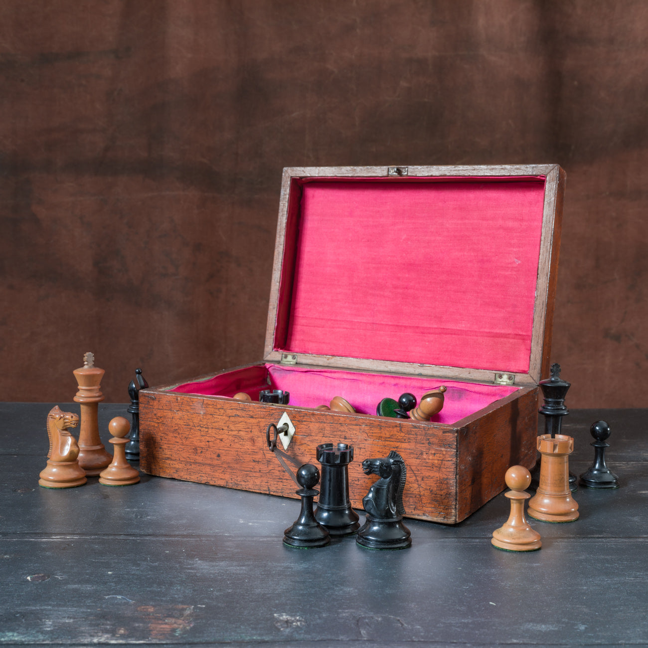 'Staunton' Pattern Chess Set – Bentleys London