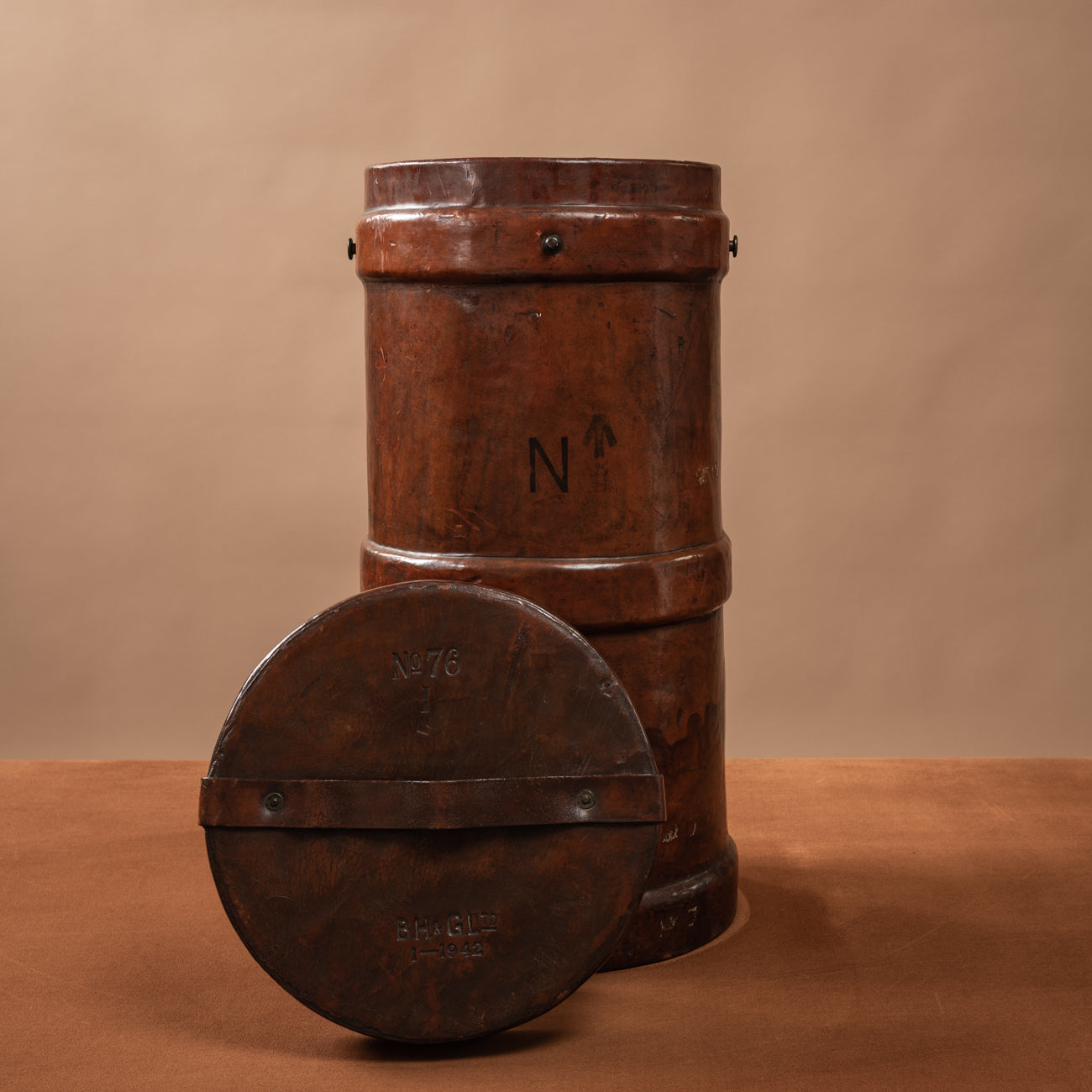 Large Leather Cordite Carrier with Lid – Bentleys London