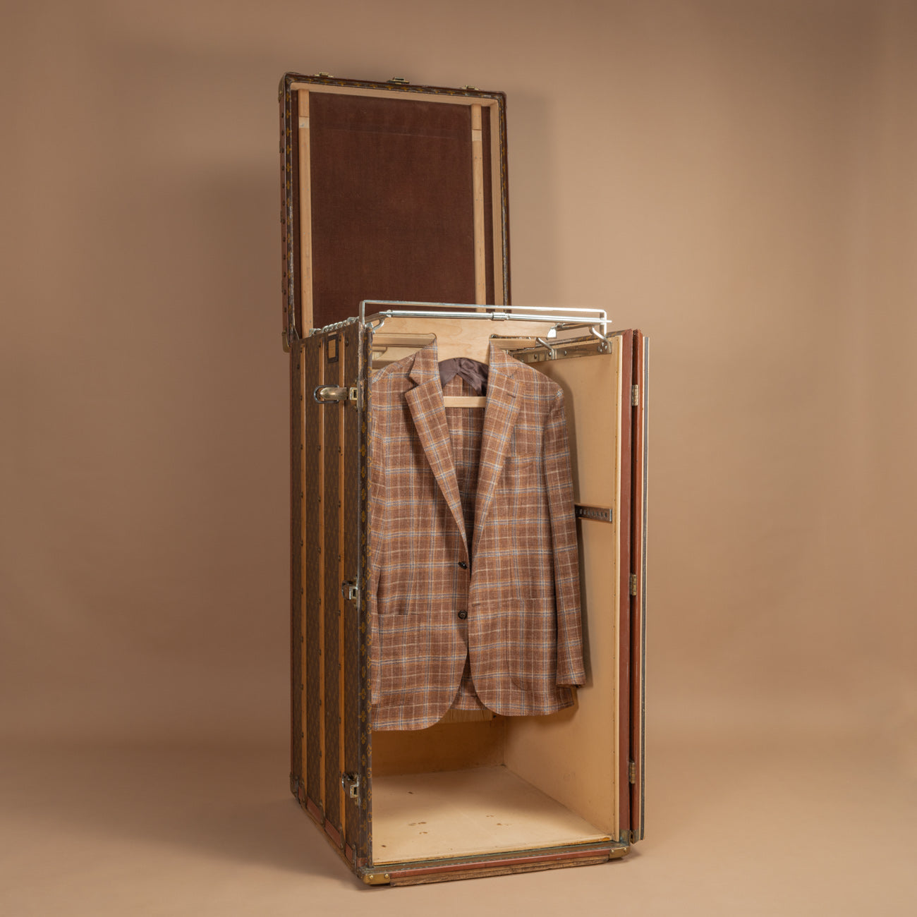 Exceptionally Large Louis Vuitton Wardrobe Trunk – Bentleys London