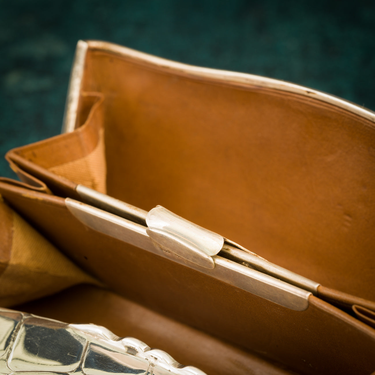 Silver Crocodile Skin Pattern Coin Purse – Bentleys London