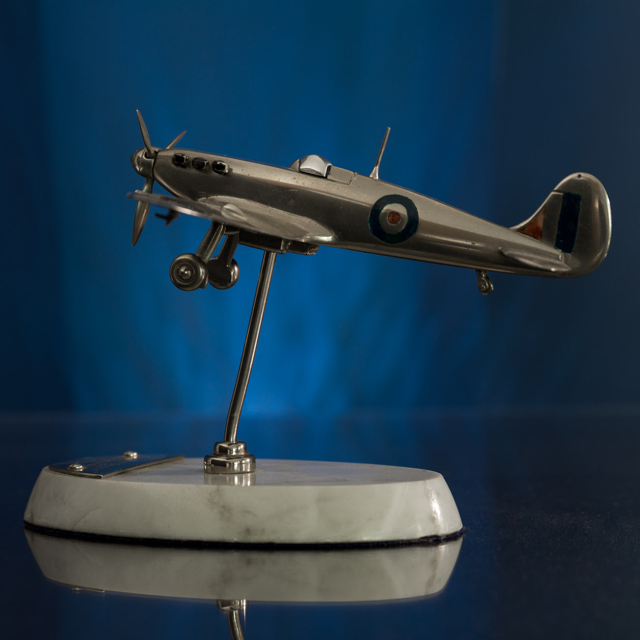 Model Spitfire – Bentleys London