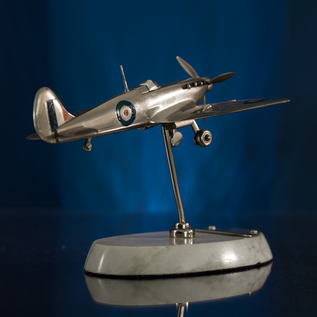 Model Spitfire – Bentleys London