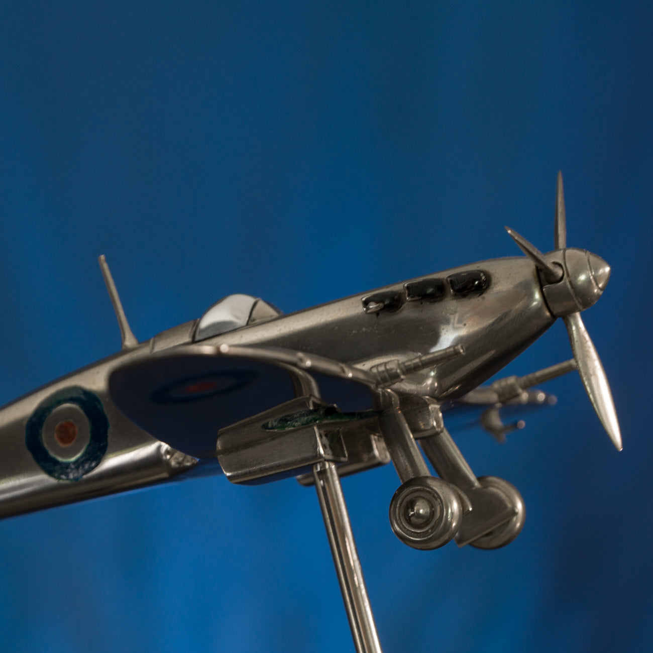 Model Spitfire – Bentleys London