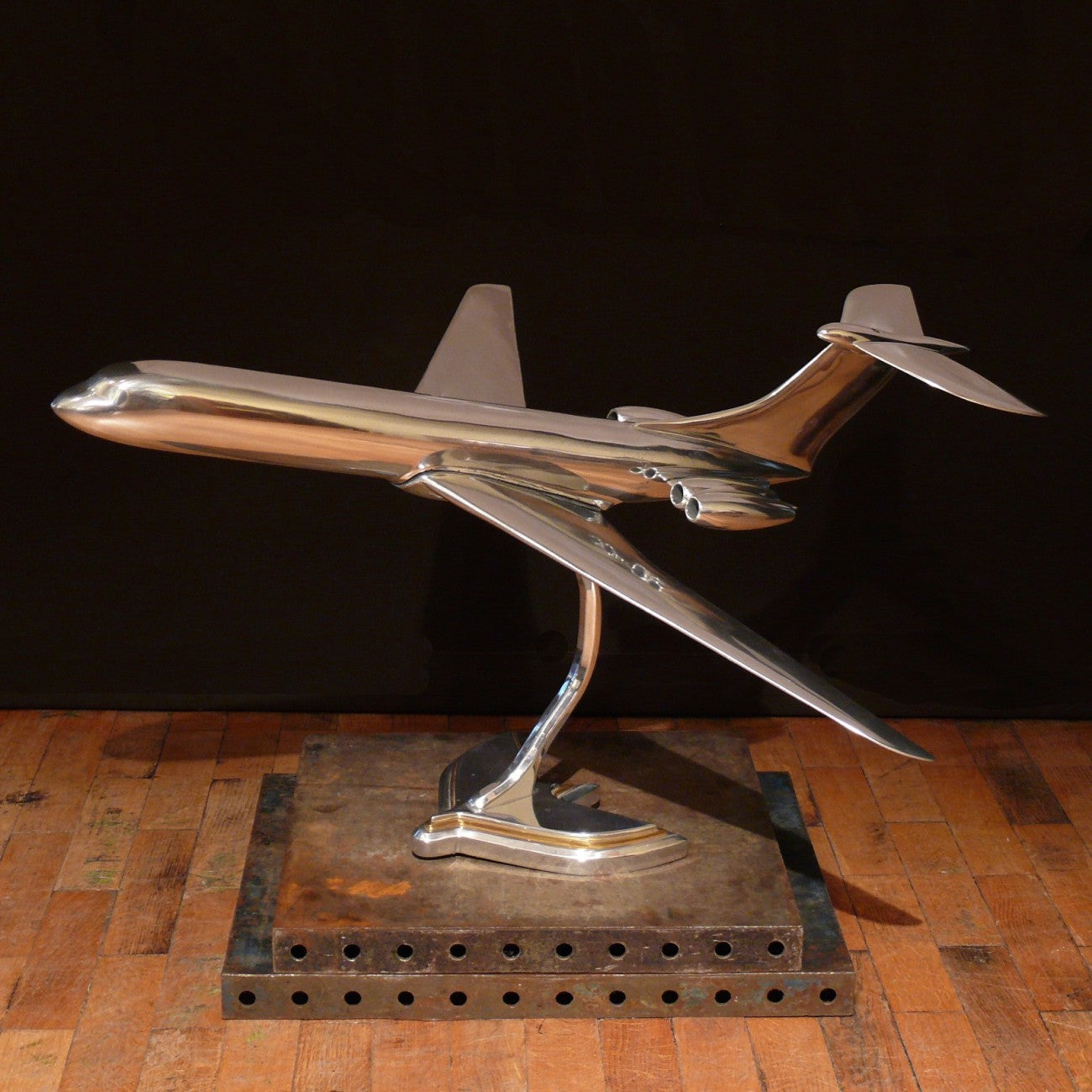 Aluminium Vickers VC10 Model – Bentleys London