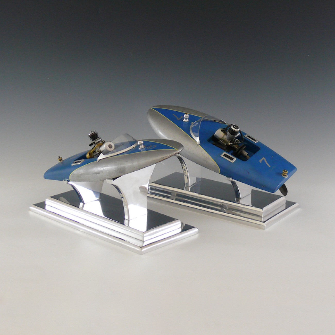 Pair of Tether Speed Boats – Bentleys London