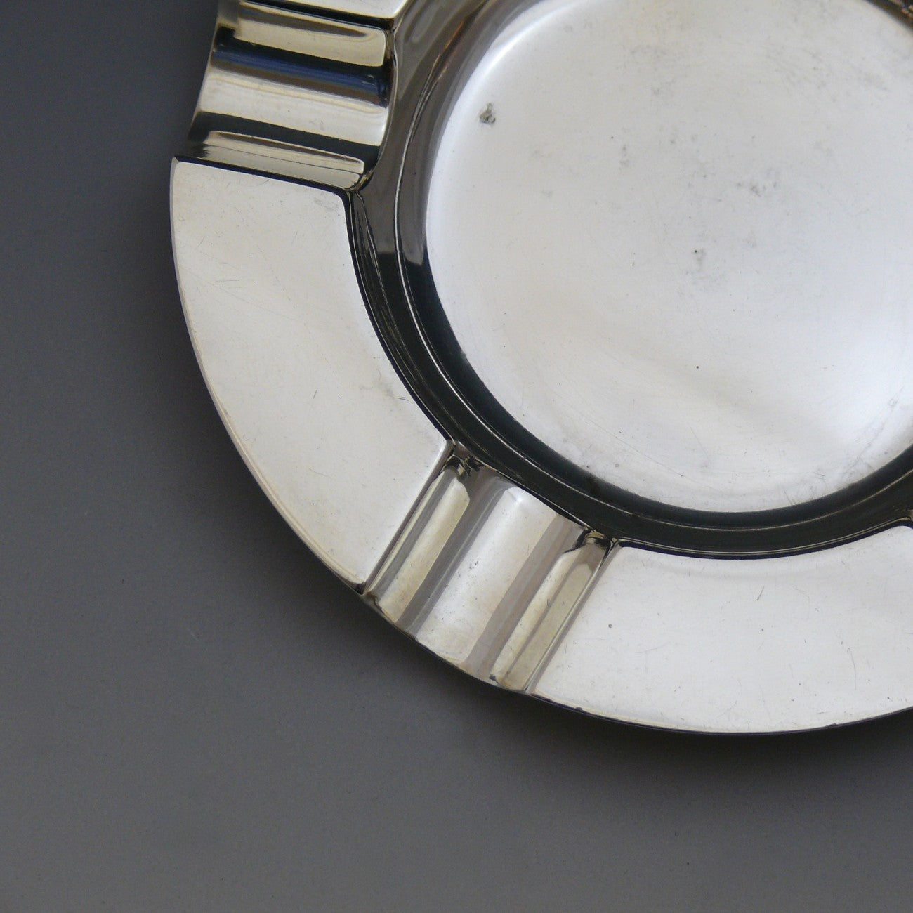 Circular Silver Ashtray – Bentleys London