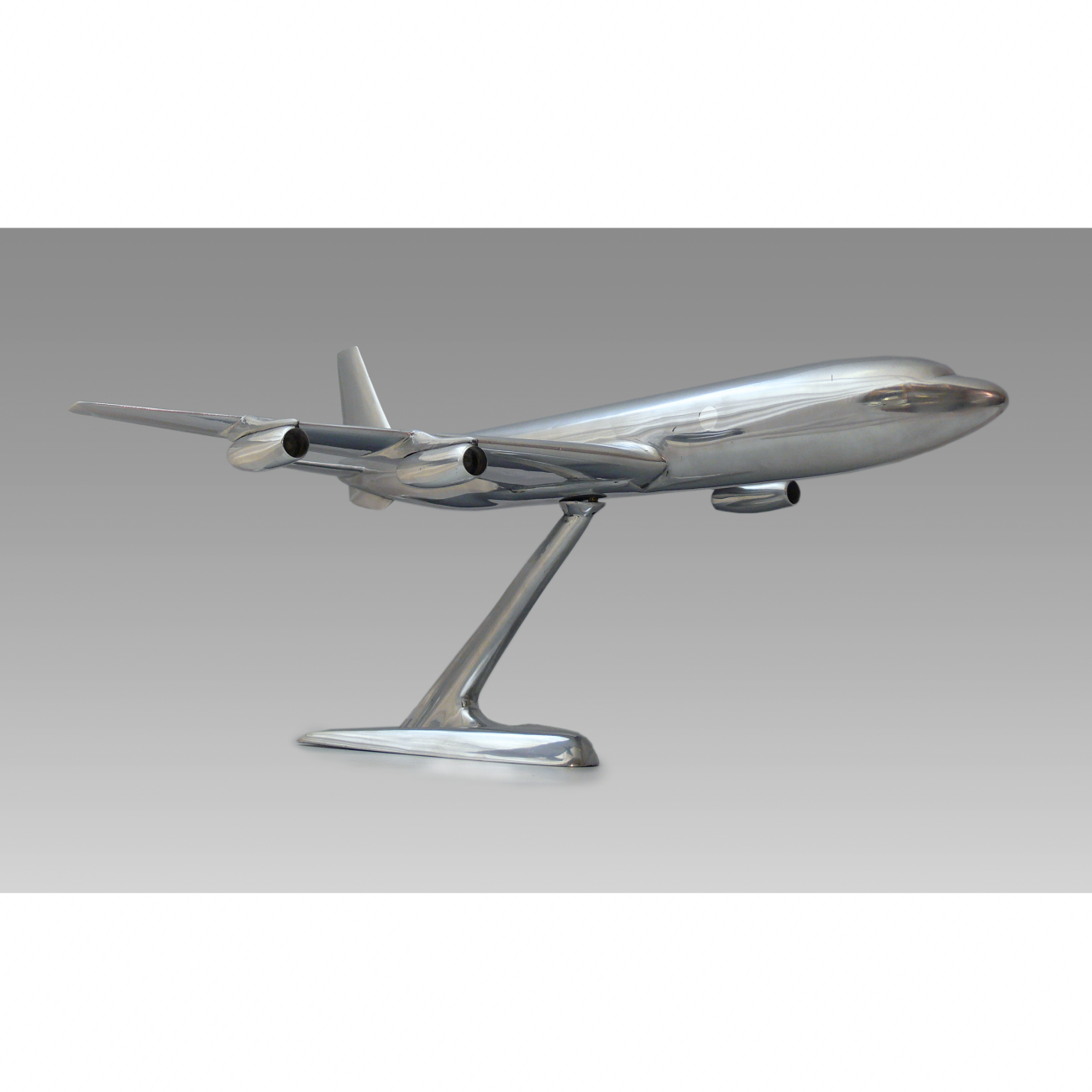 Boeing 707 Model – Bentleys London
