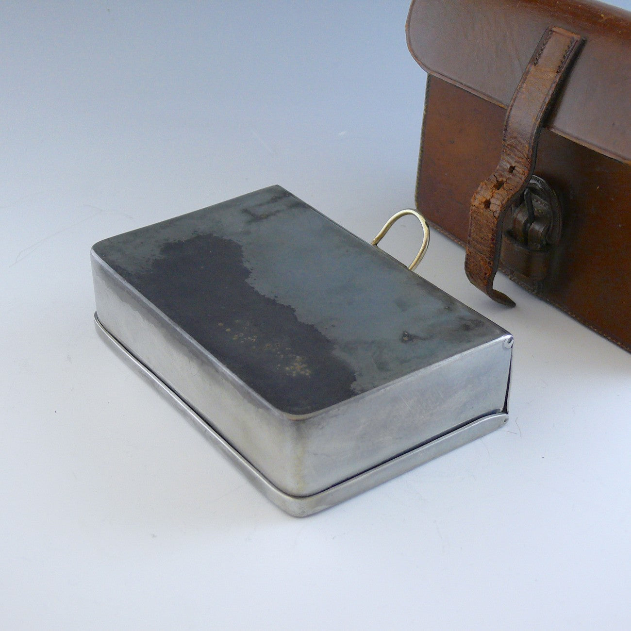 Cased Sandwich Tin – Bentleys London