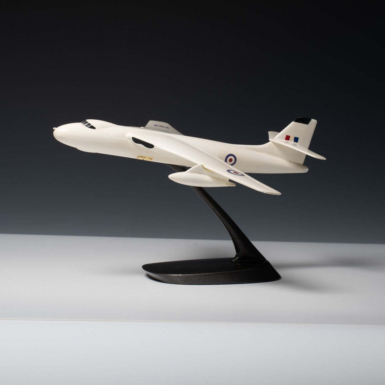 RAF Vickers Valliant Bomber Model – Bentleys London