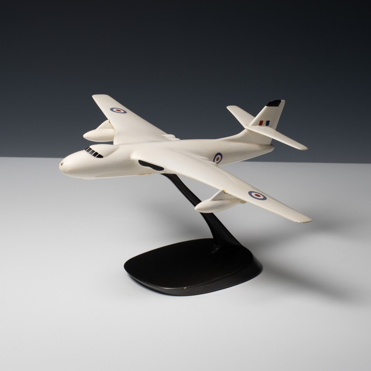 RAF Vickers Valliant Bomber Model – Bentleys London