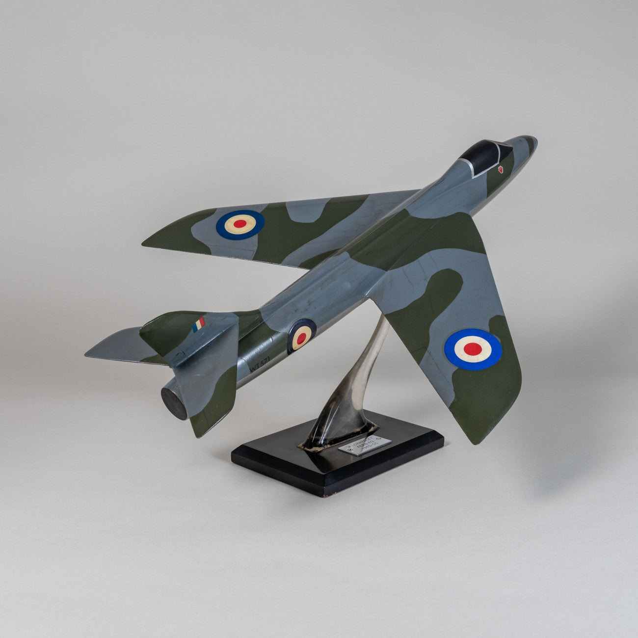 Hawker Hunter Model – Bentleys London