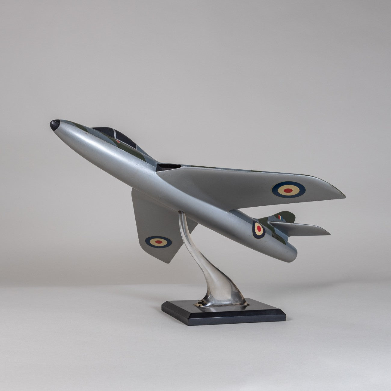 Hawker Hunter Model – Bentleys London