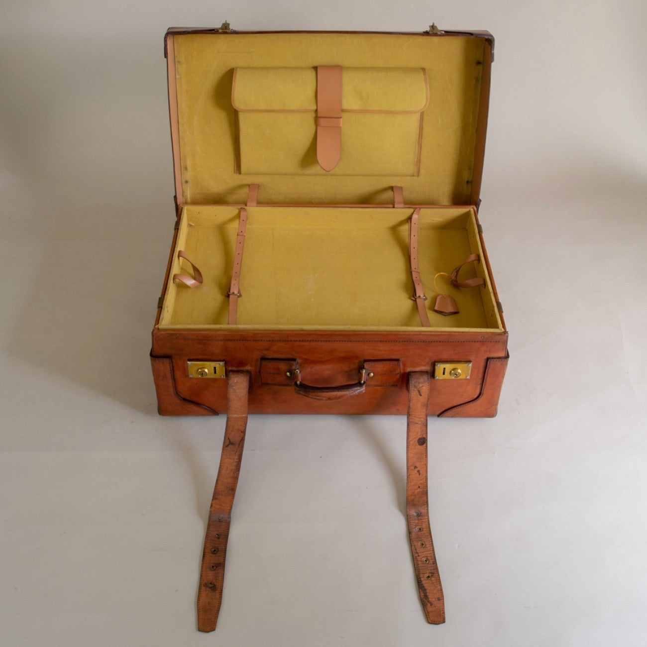 Large Tan Leather Suitcase with Straps and Tray – Bentleys London