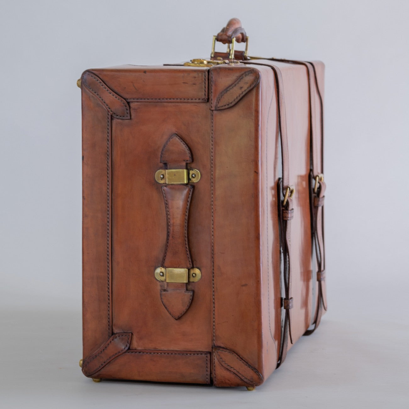 Large Tan Leather Suitcase with Straps and Tray – Bentleys London