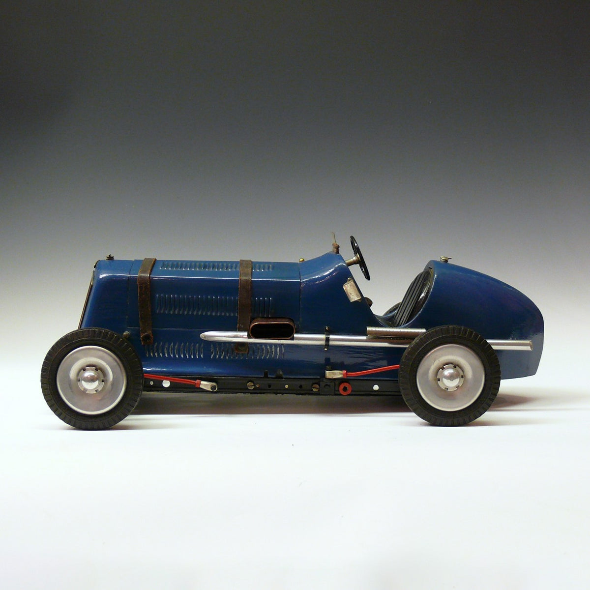 English Racing Automobiles Model – Bentleys London