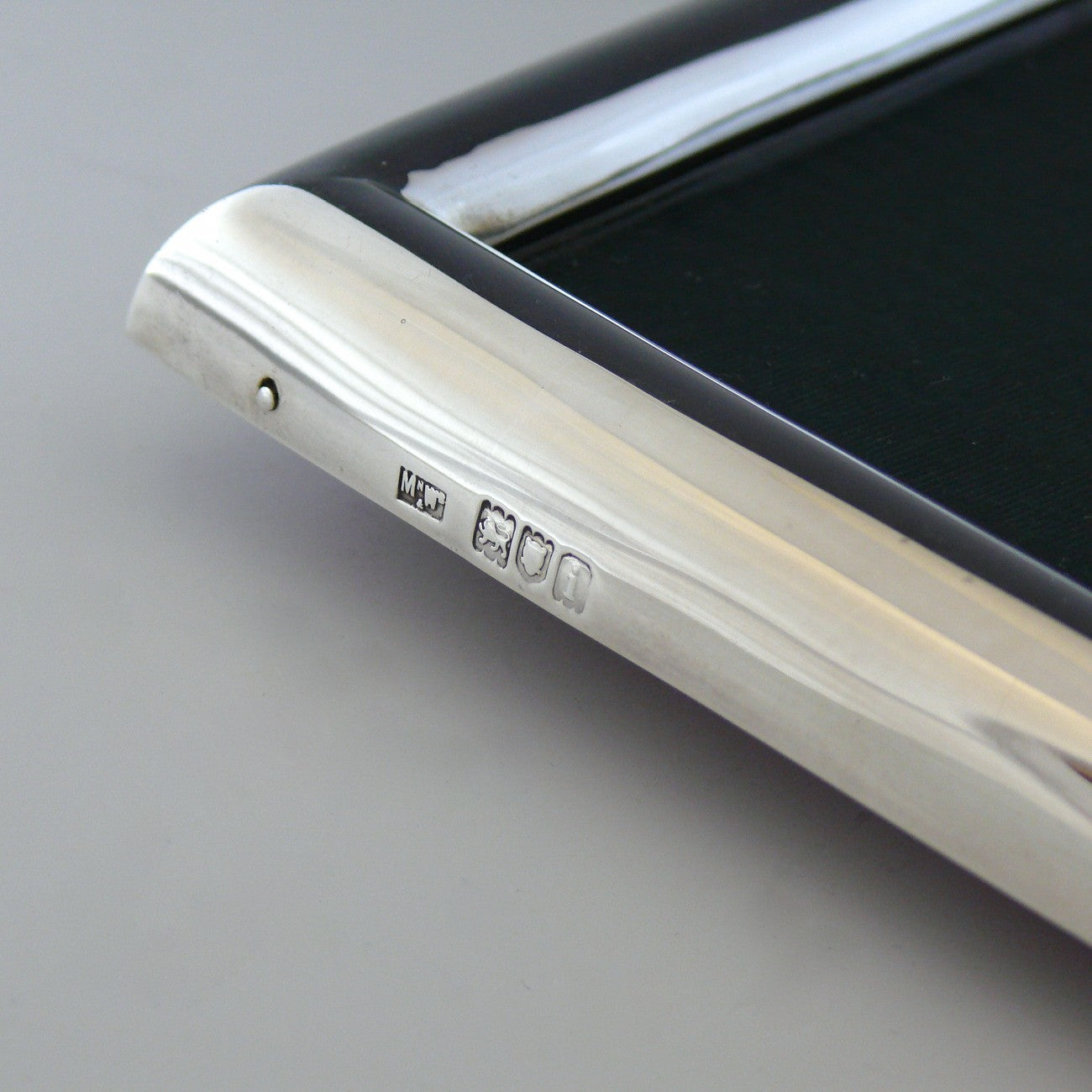 Fox Frame – Bentleys London