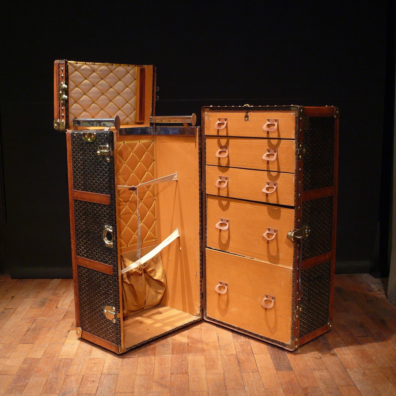Large Goyard Wardrobe Trunk – Bentleys London
