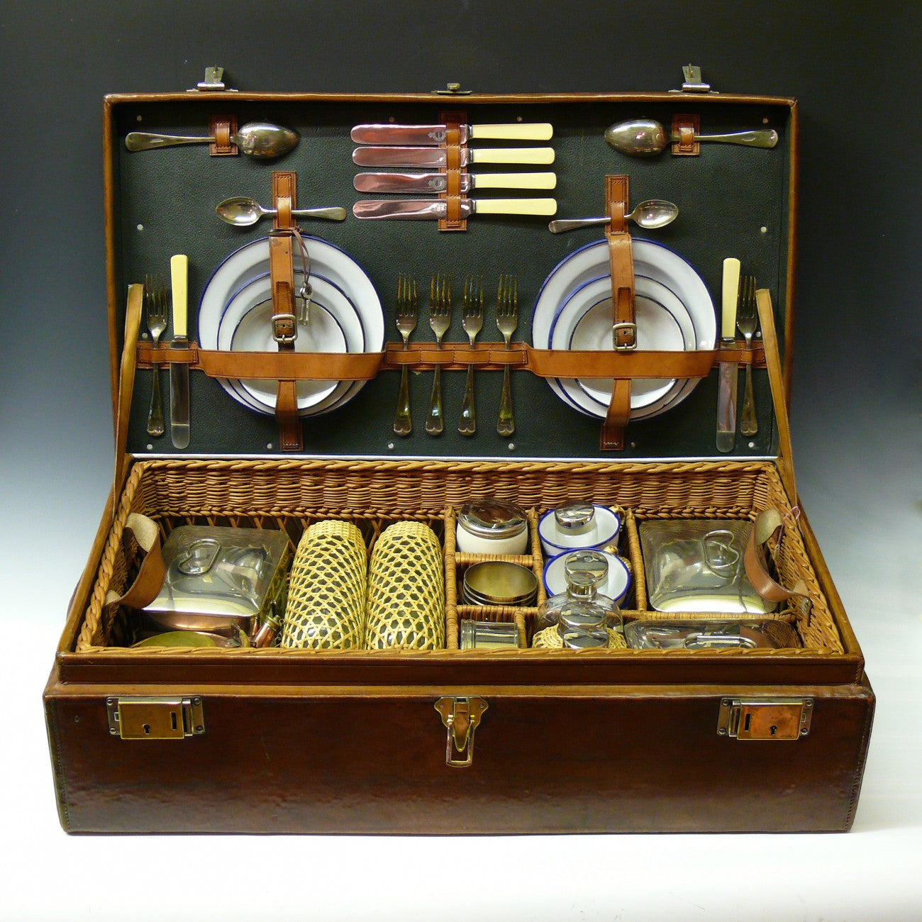 Leather Picnic Hamper for Six – Bentleys London