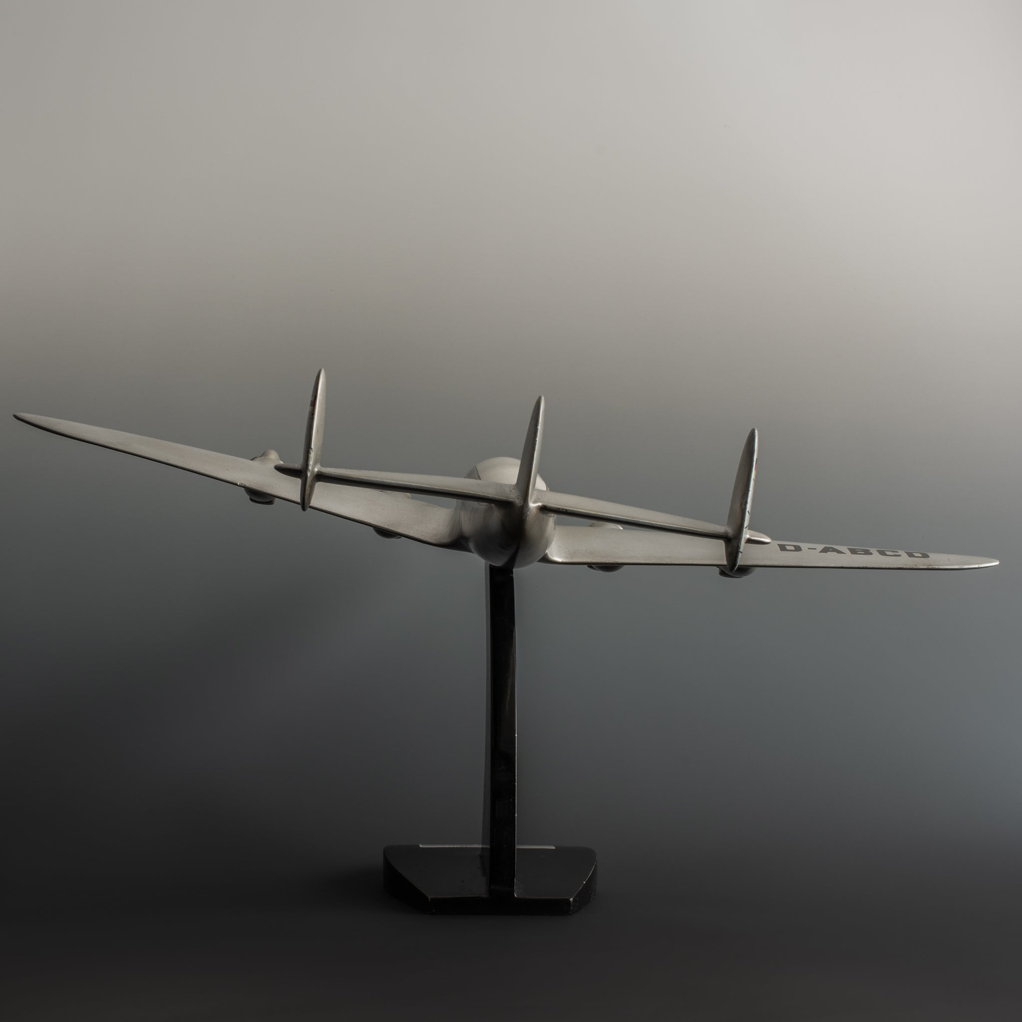 Early Lufthansa Lockheed Super Constellation Model – Bentleys London